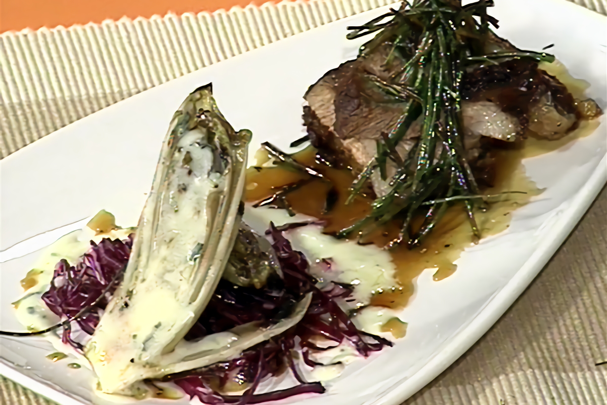 Bondiola marinada con ensalada de repollo y endivias - El Gourmet