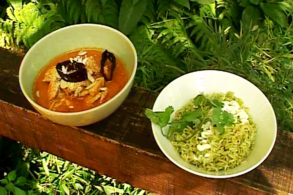 Pollo en pipian de almendras y chile ancho - El Gourmet