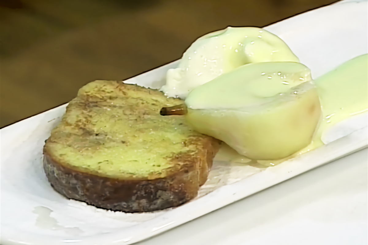 Pan perdido especiado, peras con helado y sabayón de miel - El Gourmet