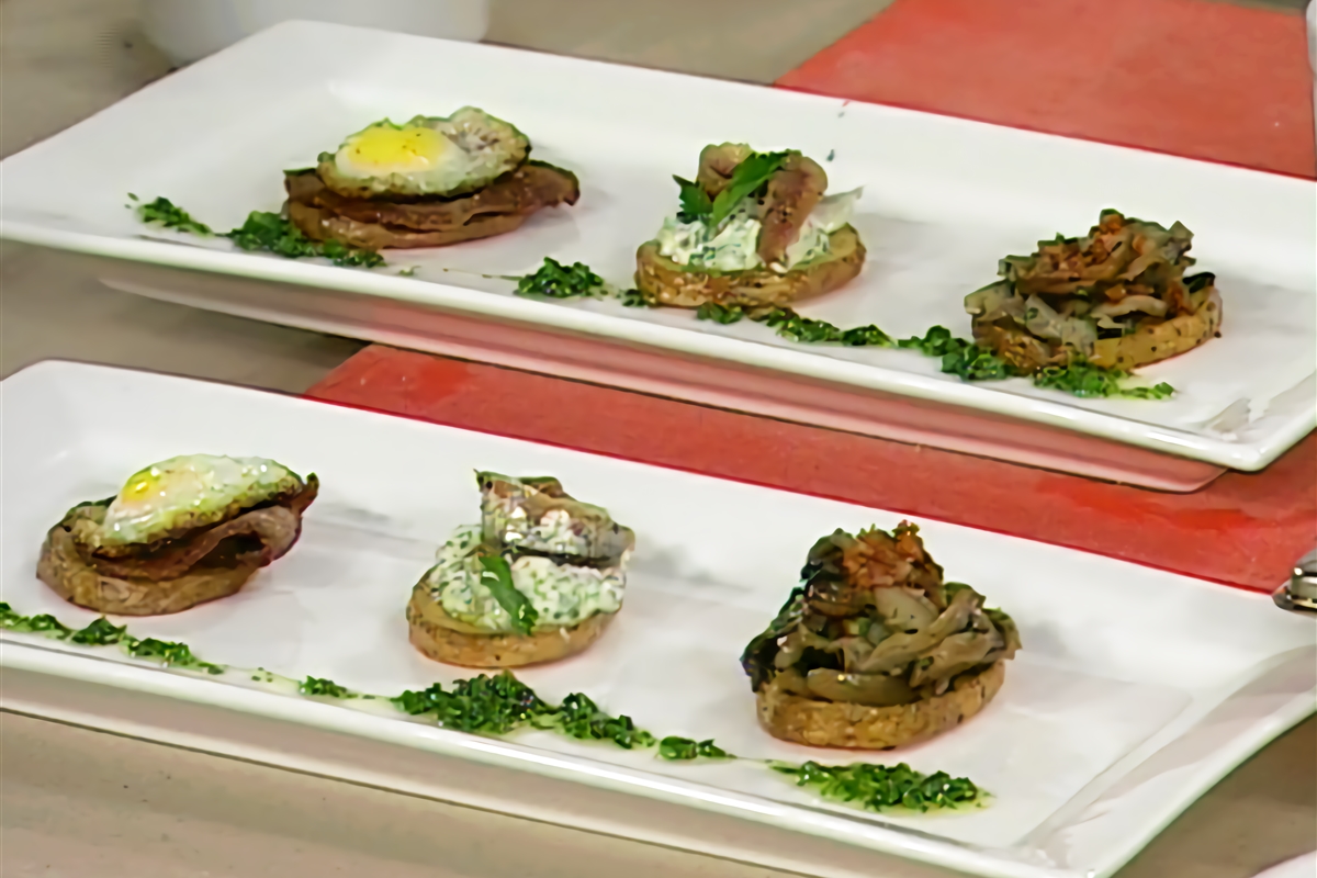 Pinchos de papa y lomo y tapas de hongos - El Gourmet