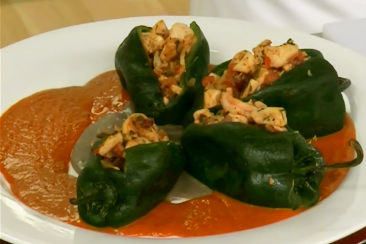 Chile poblano relleno de mar - El Gourmet