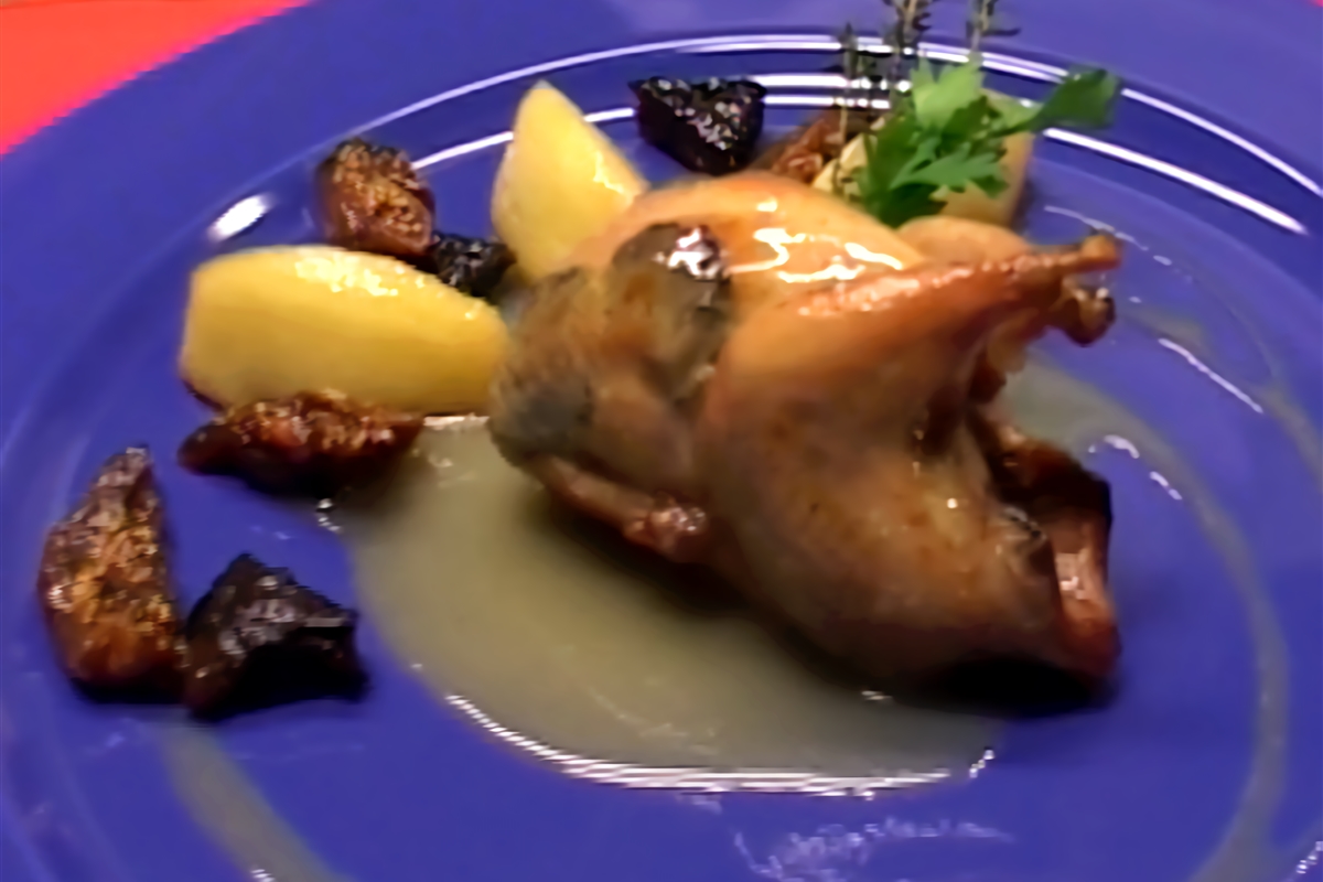 Codorniz trufada con salsa de naranjas, manzanas guisadas e higos - El ...