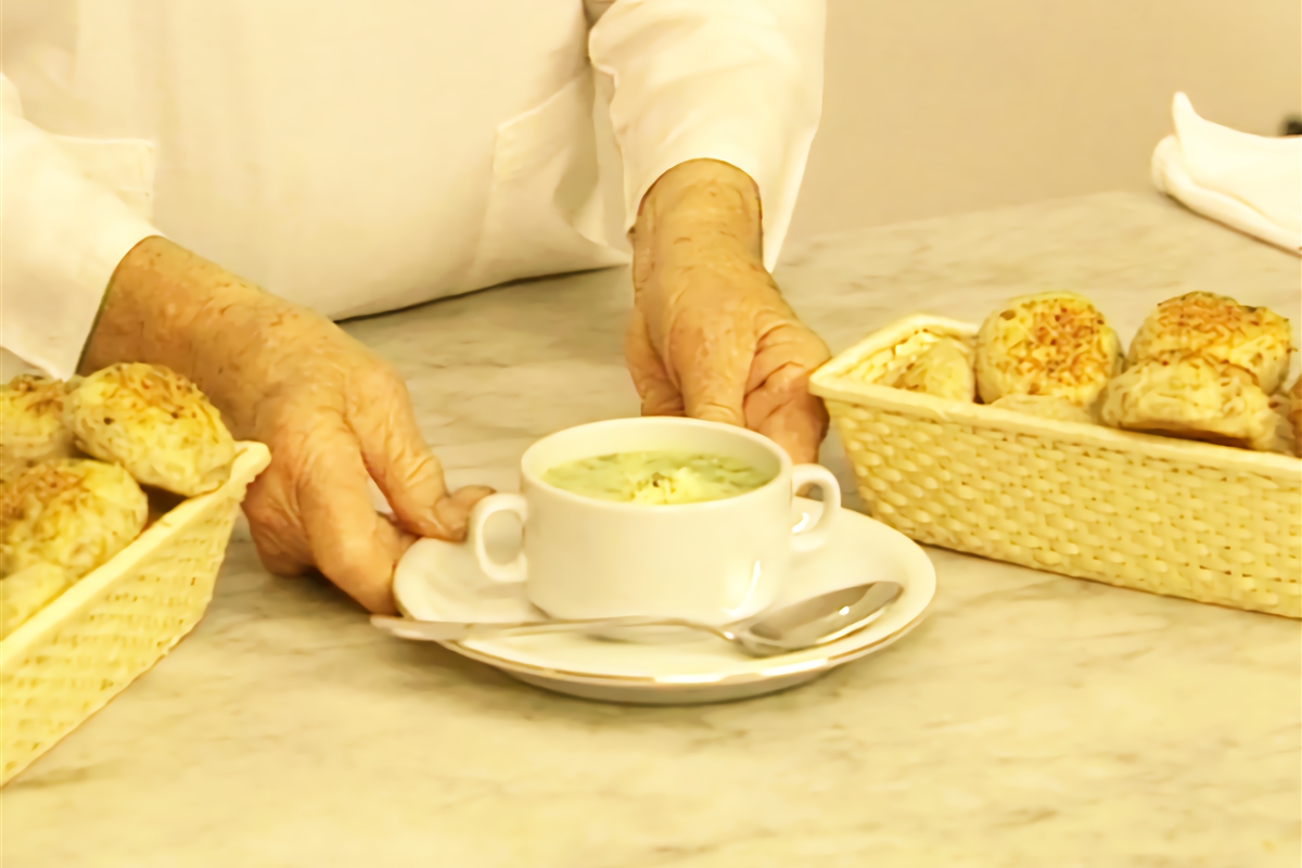 Sopa crema de espinaca y pancitos de centeno - El Gourmet