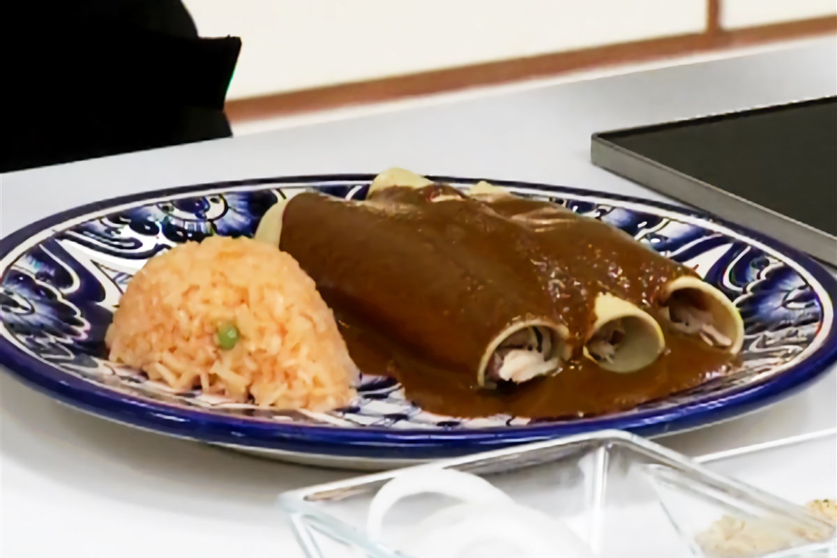 Mole negro de Guajaca con hojaldre - El Gourmet