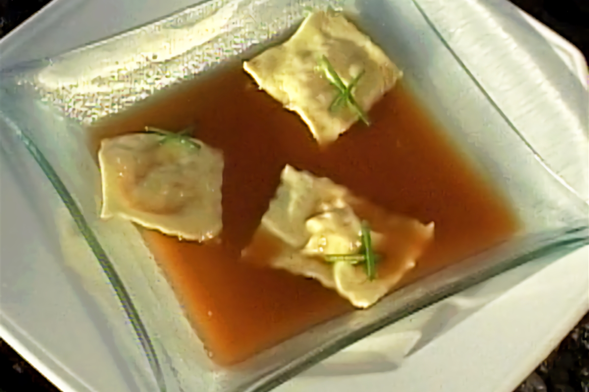 Ravioles en salsa de tomate clarificada - El Gourmet