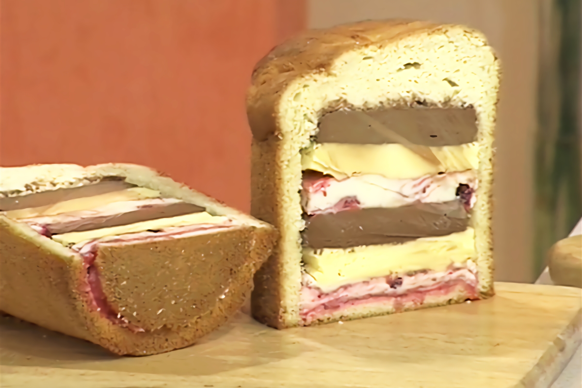 Pan almendrado con helado tricolor - El Gourmet