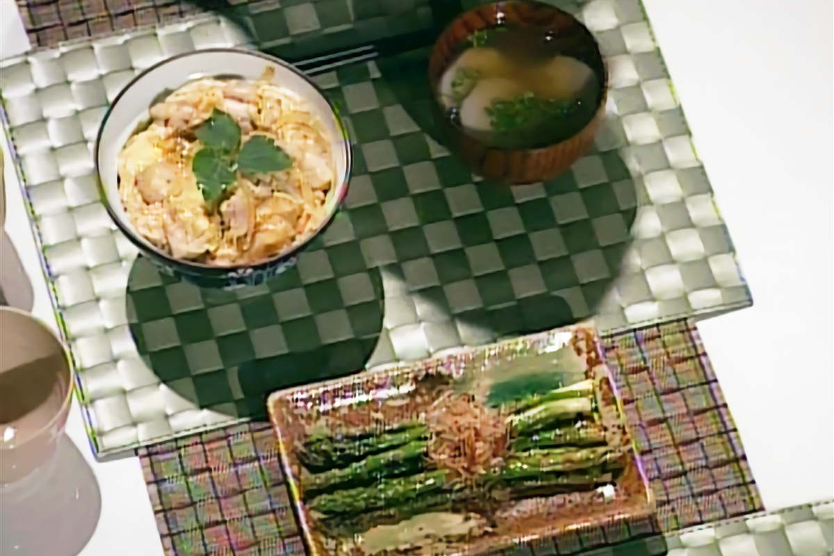 Oyakodon y espárragos grillados - El Gourmet