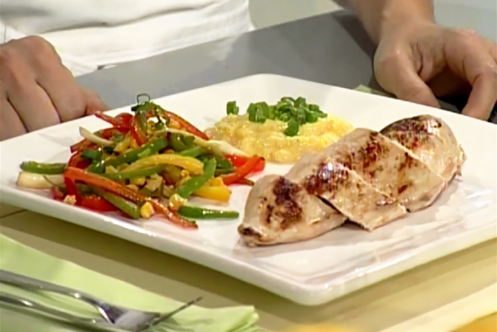 Pechuga de pollo puré de choclo y verduras - El Gourmet