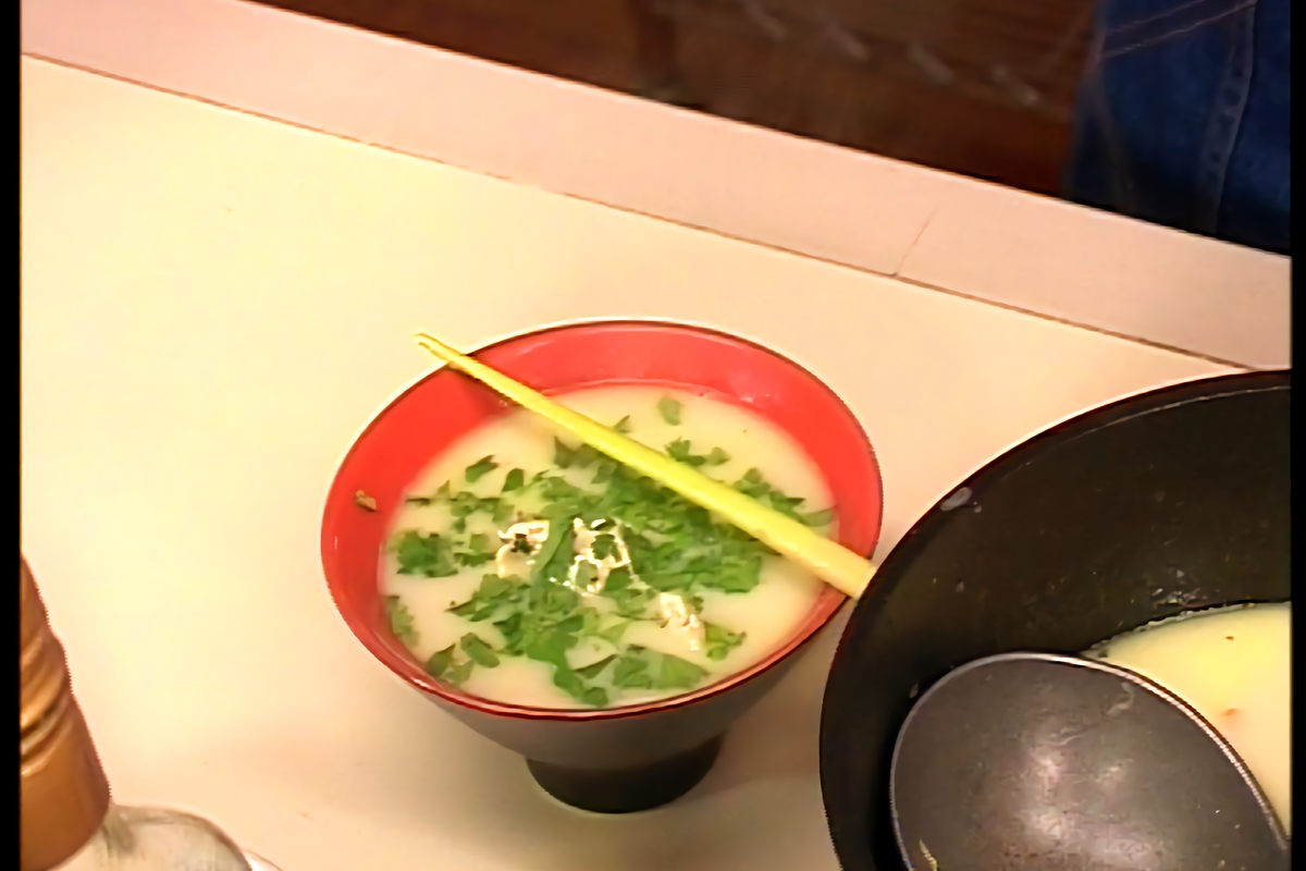 Sopa thai con pollo - El Gourmet