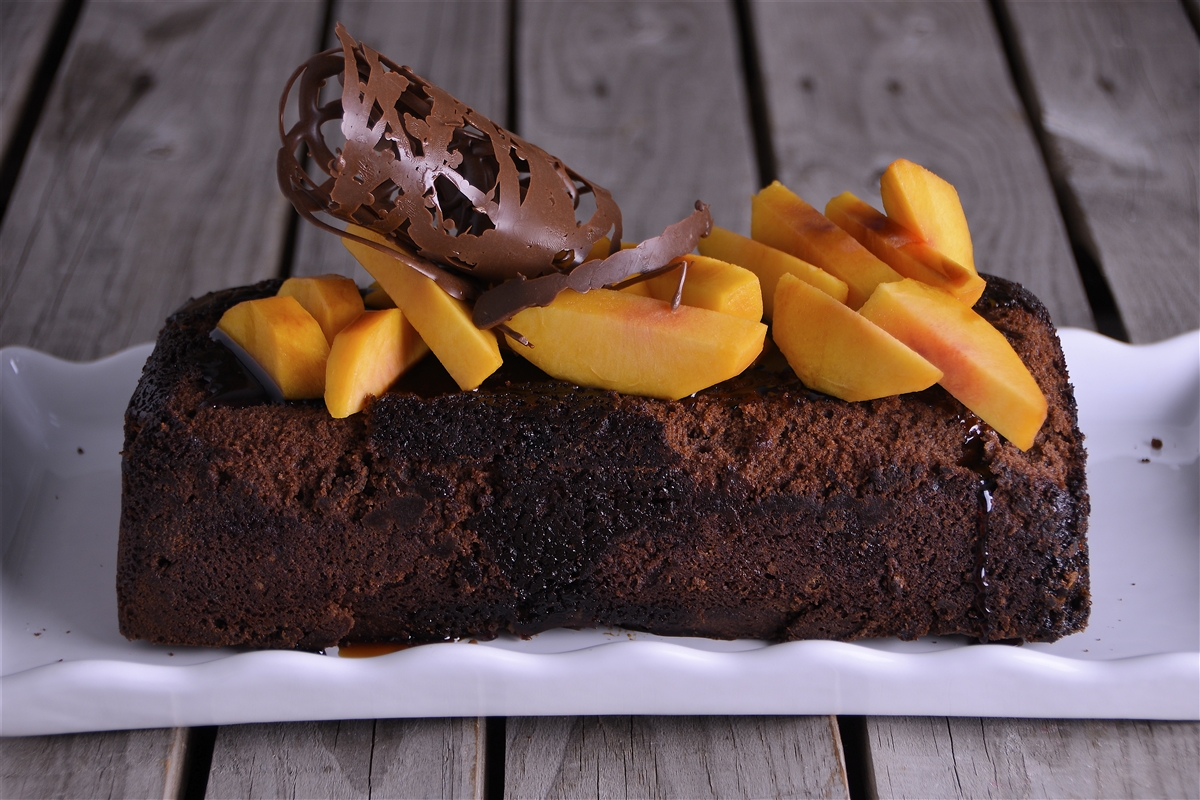 Cake de chocolate y melocotones caramelizados - El Gourmet