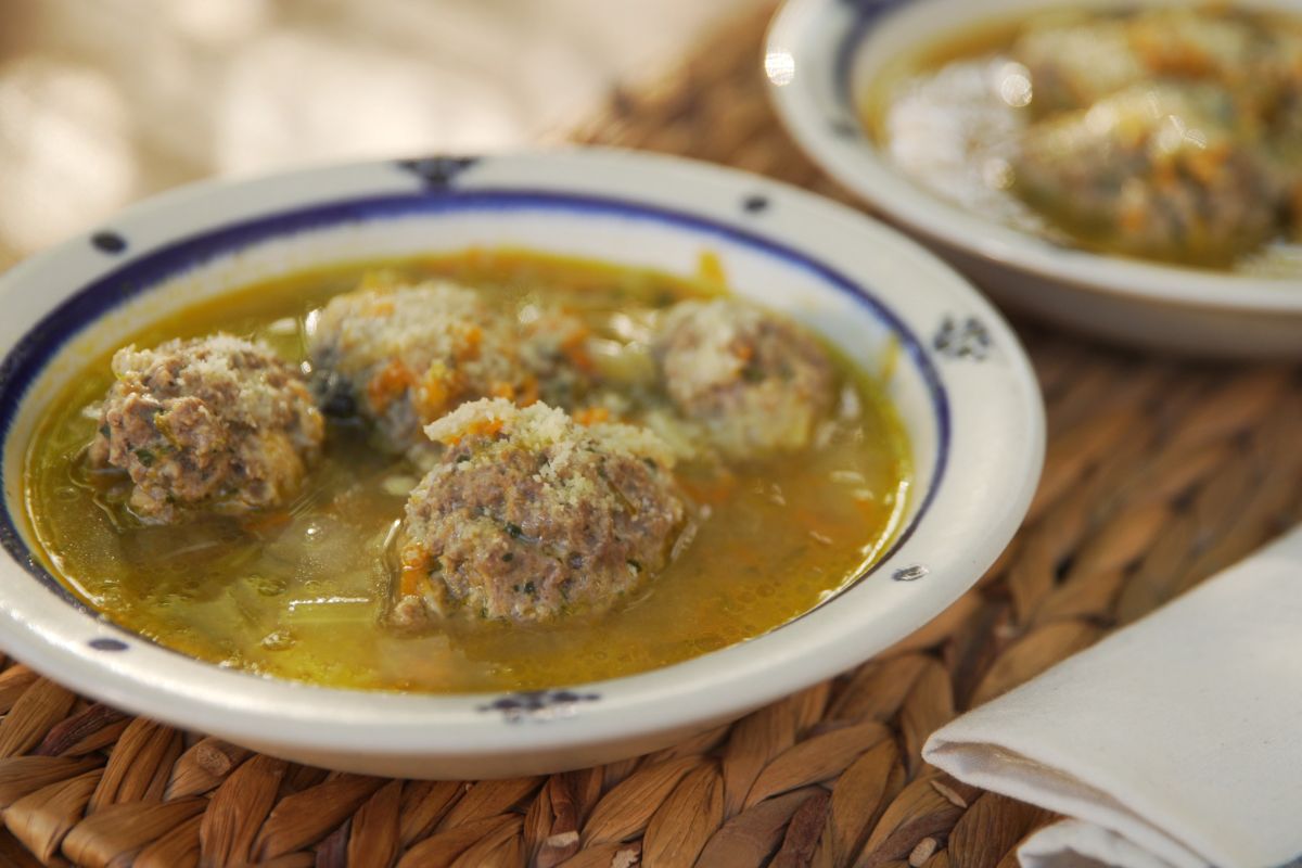 Sopa con Polpetas - El Gourmet