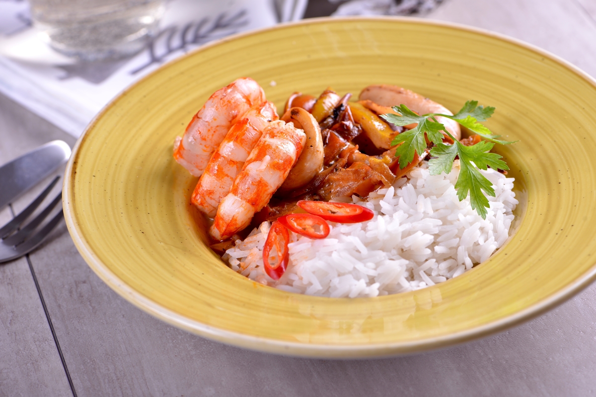 Curry Rojo de Calamares y Gambas con Arroz Thai - El Gourmet