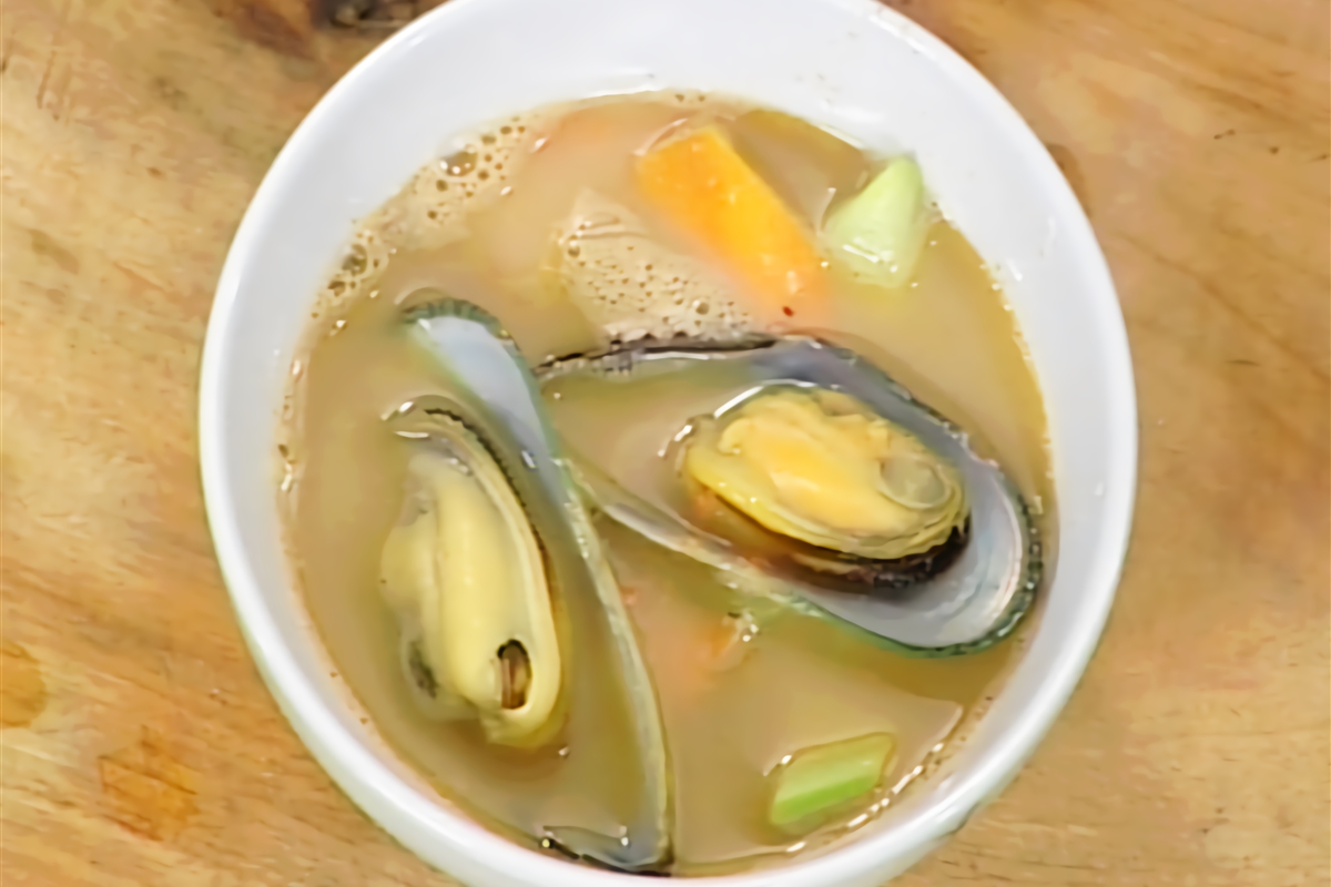 Sopa de conchas y coco - El Gourmet