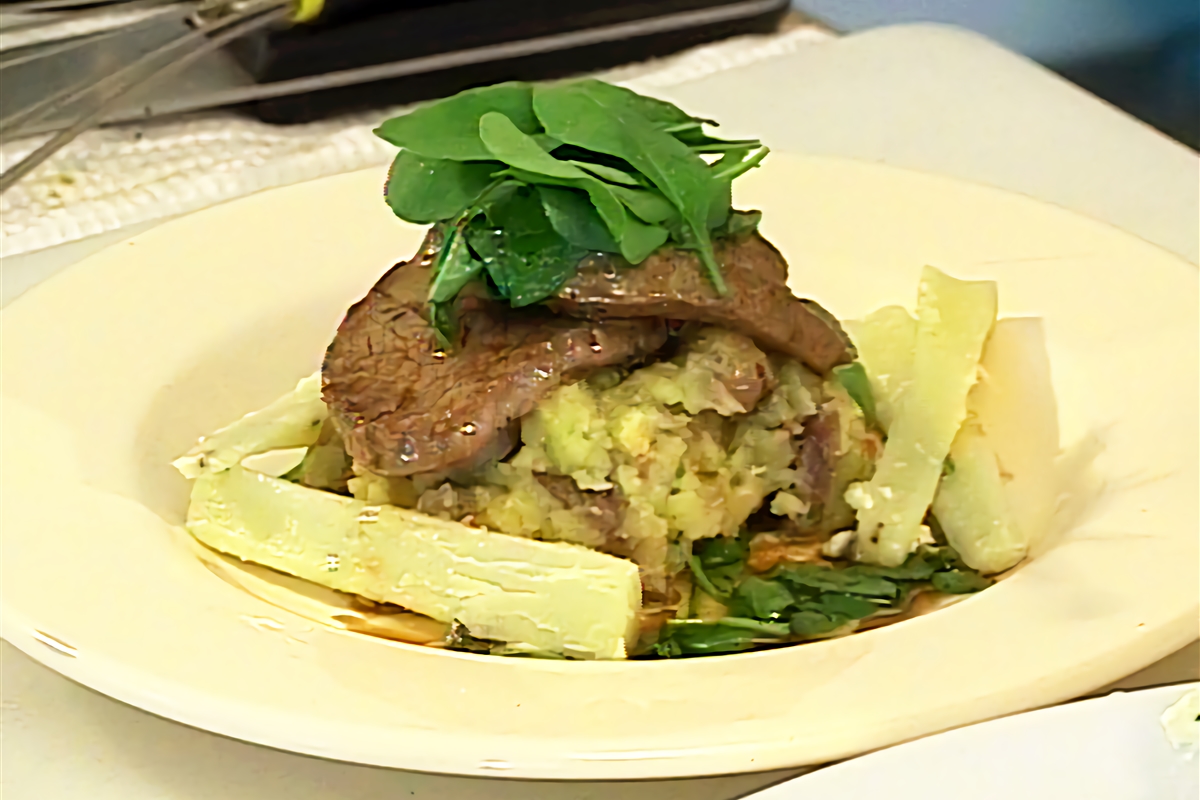 Lomo vuelta y vuelta con papines dorados y rucula - El Gourmet