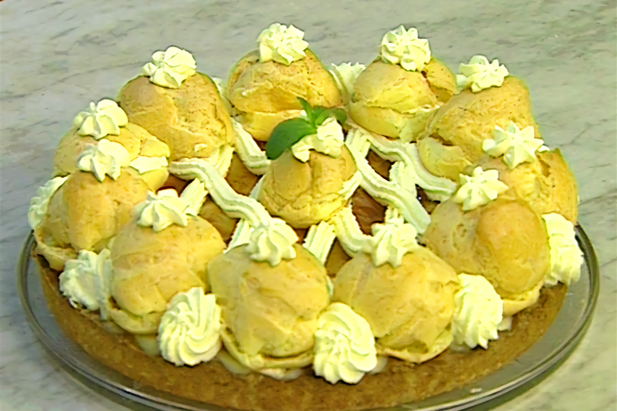 Gâteau saint-honoré (torta de masa bomba con base de masa suave) - El ...