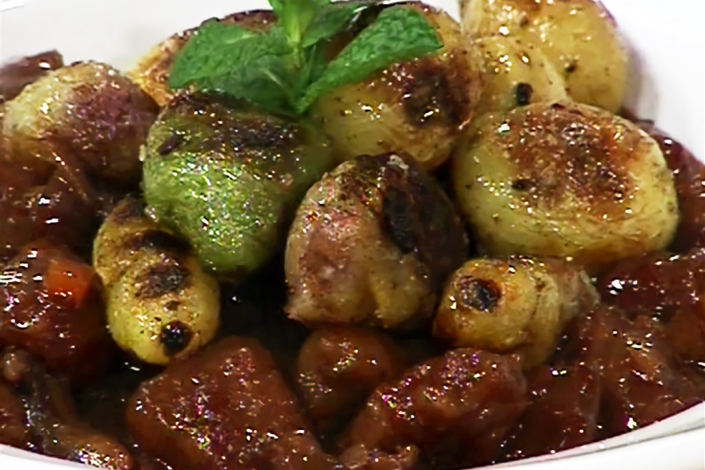 Cordero guisado con papines - El Gourmet