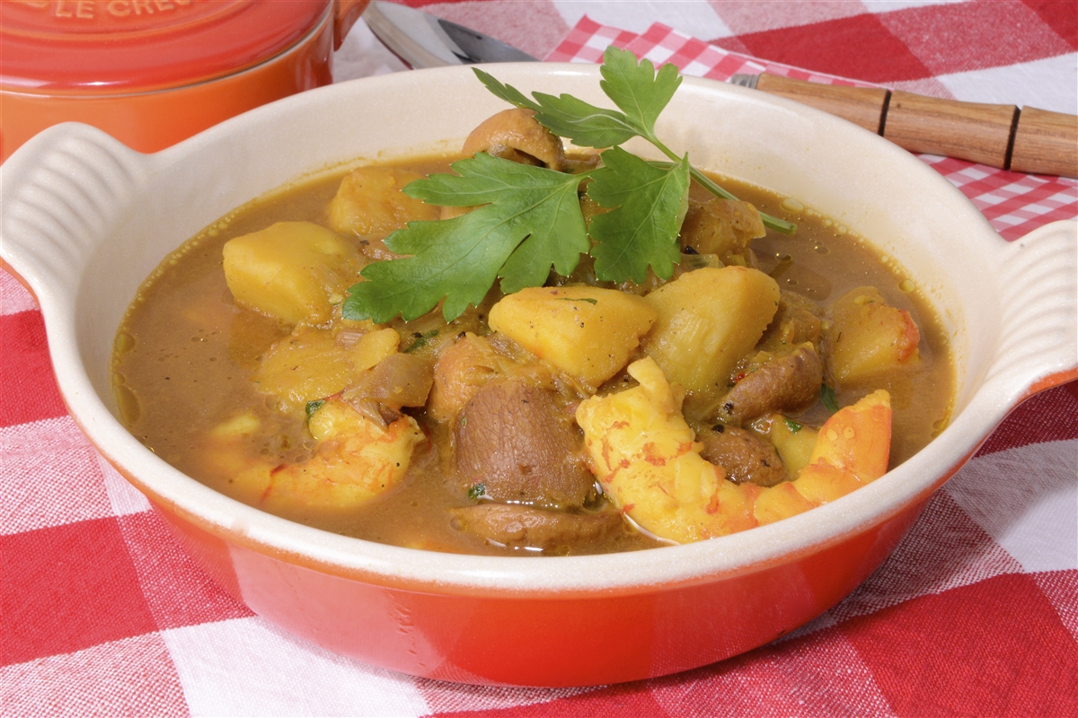 Guiso de papas con hongos y langostinos - El Gourmet