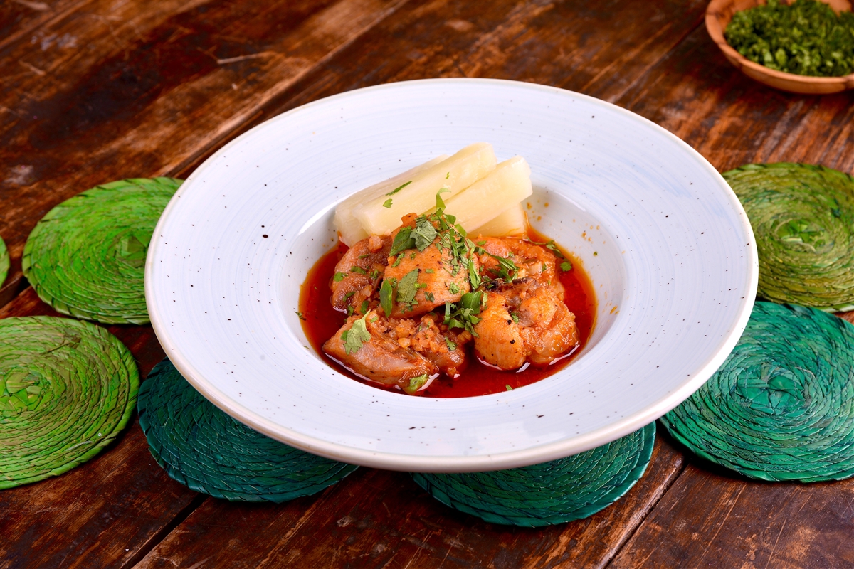 Pollo con Cacahuetes y Yuca - El Gourmet